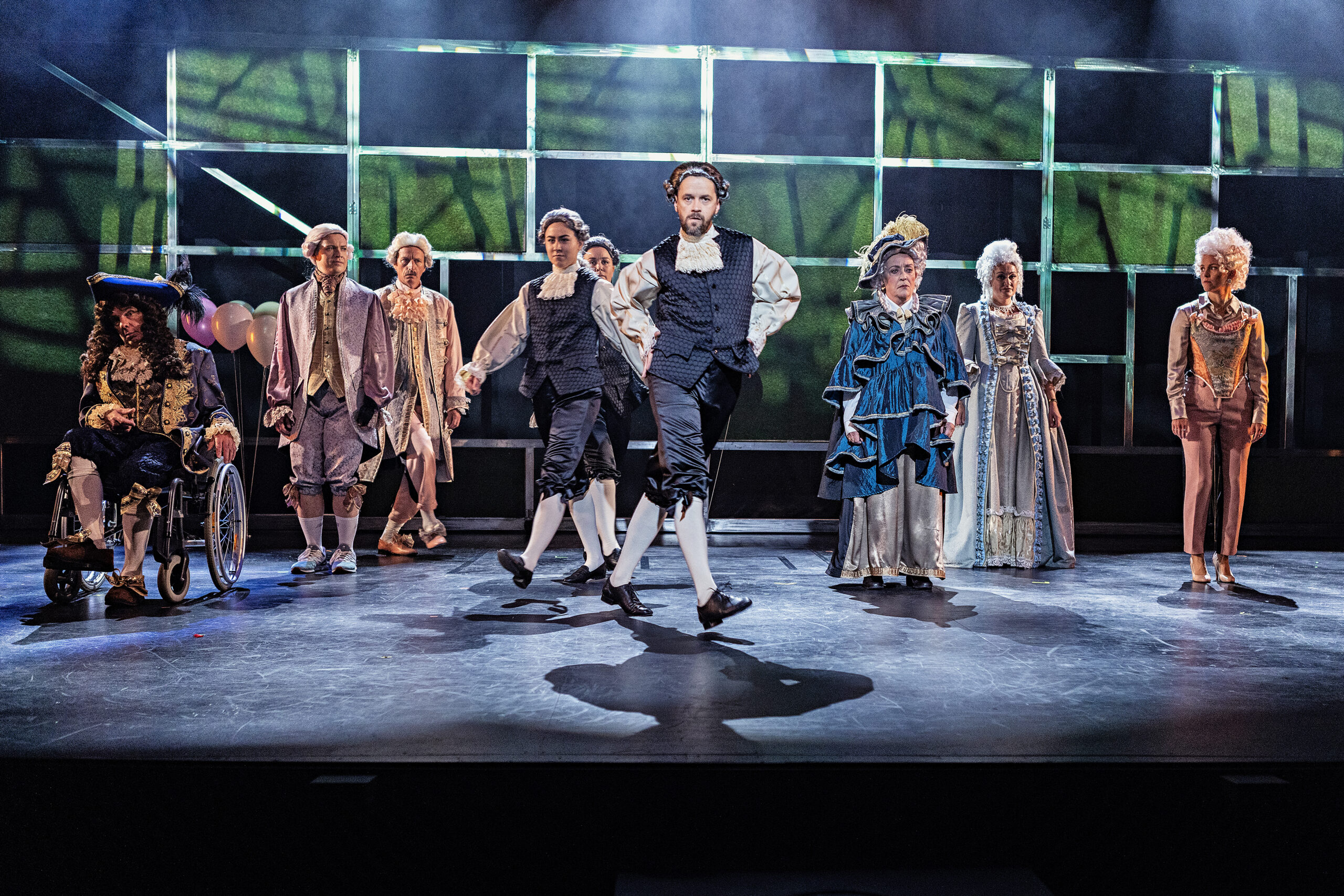 Nyskriven finländsk komedi tar plats på Wasa Teaters stora scen - Wasa Teater