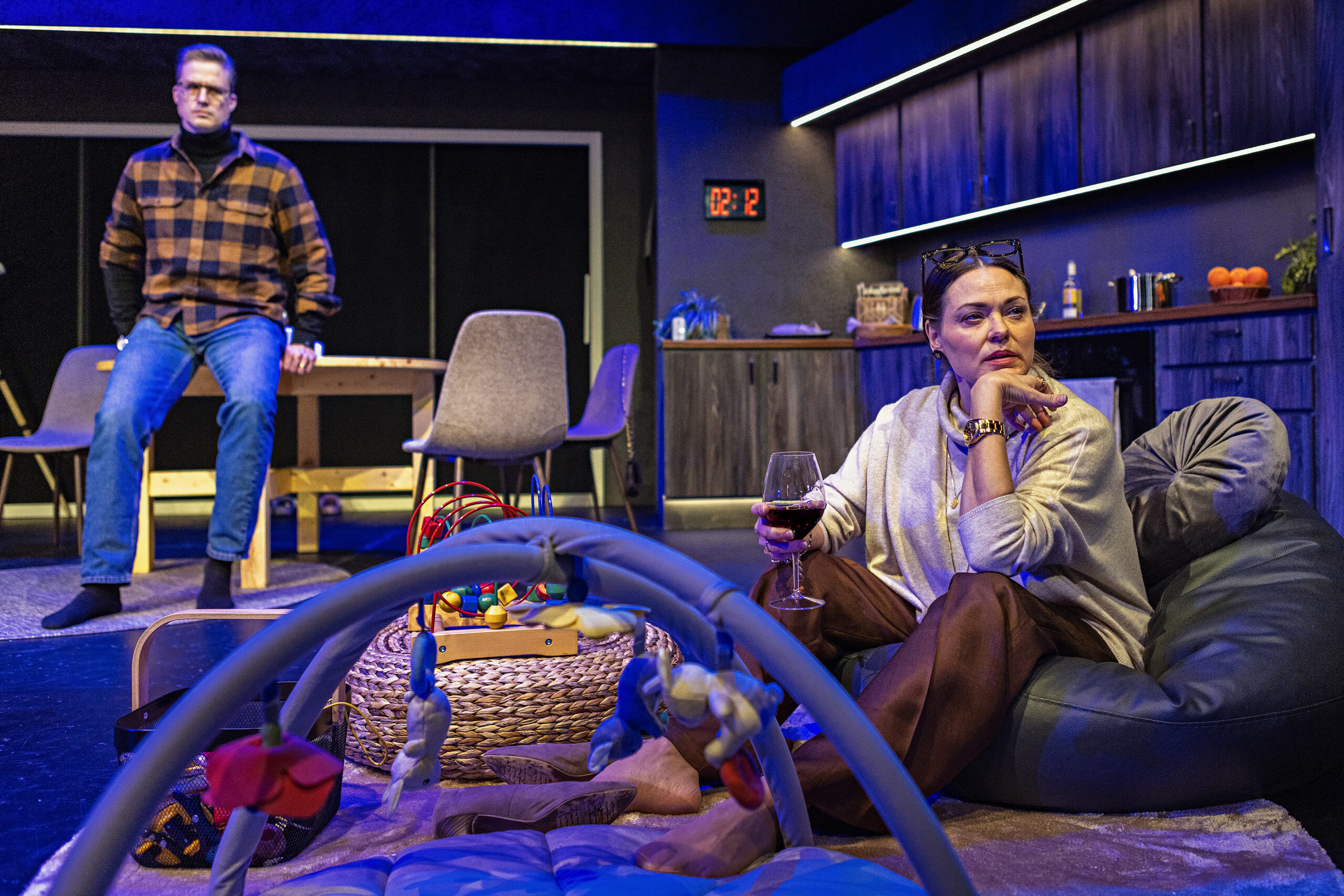 En modern spökhistoria som är övernaturligt mänsklig. - Wasa Teater